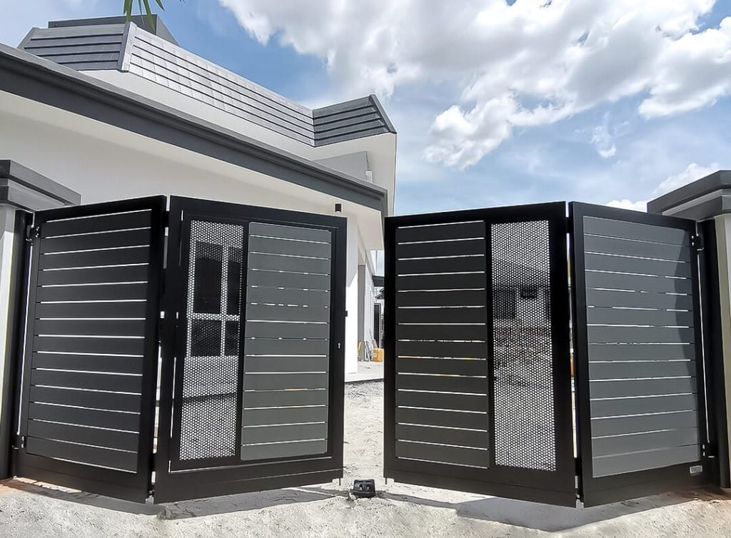 The Trackless UniGate | Delux