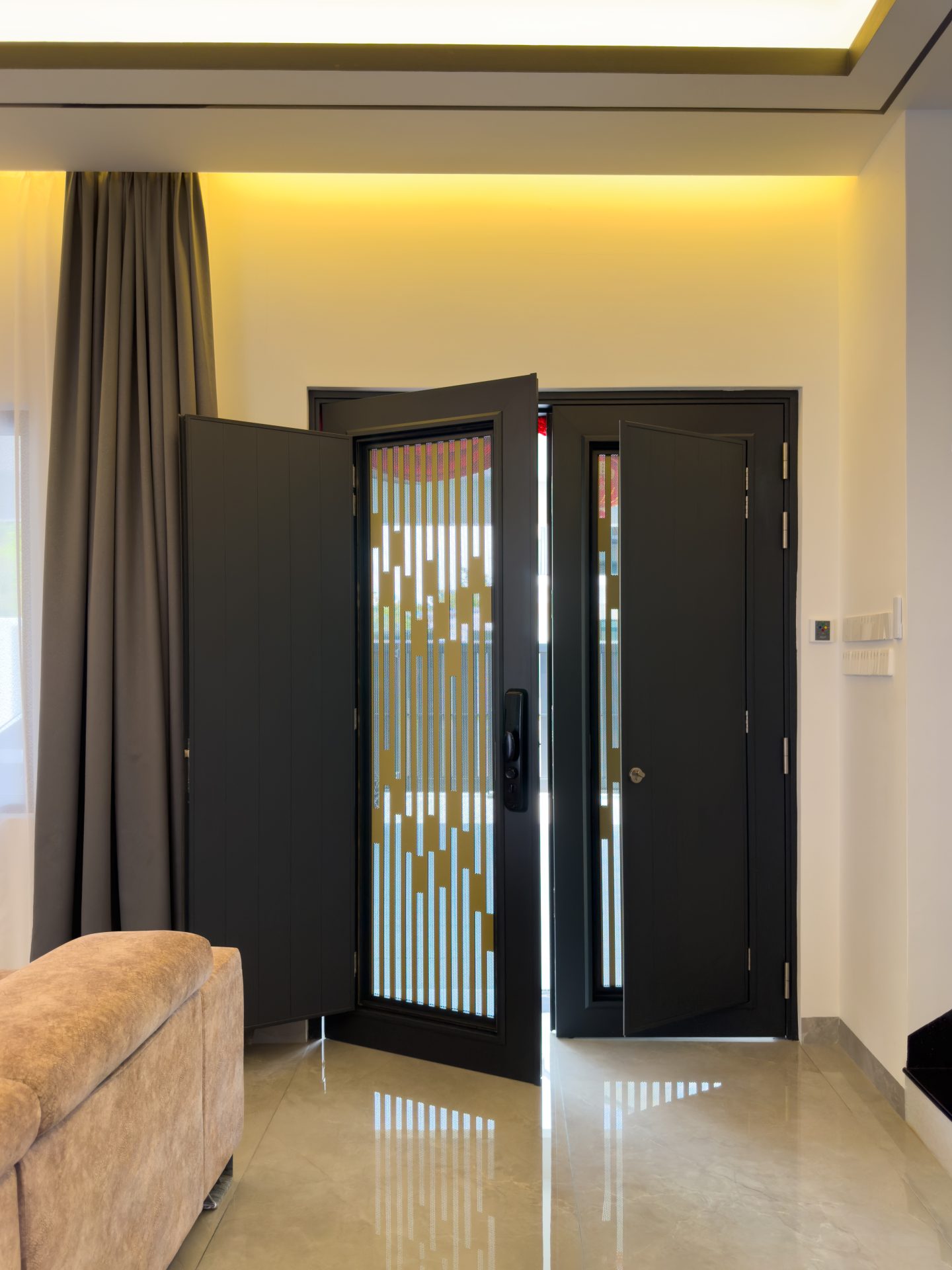 DT703 – Double Door | Delux